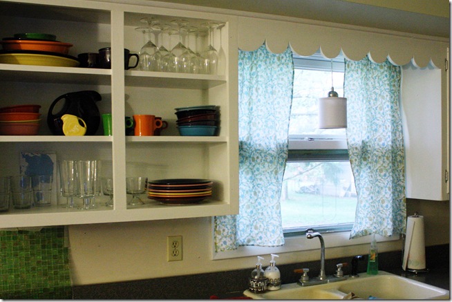 {So Much} Jane and Eugene: Homemade kitchen curtains.